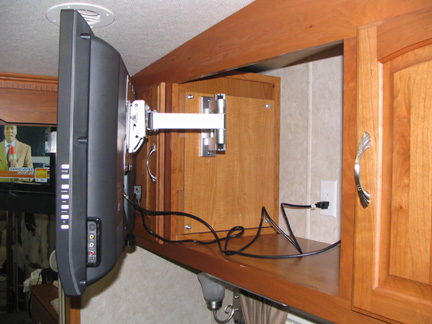 LCD TV installation - Ford Truck Enthusiasts Forums